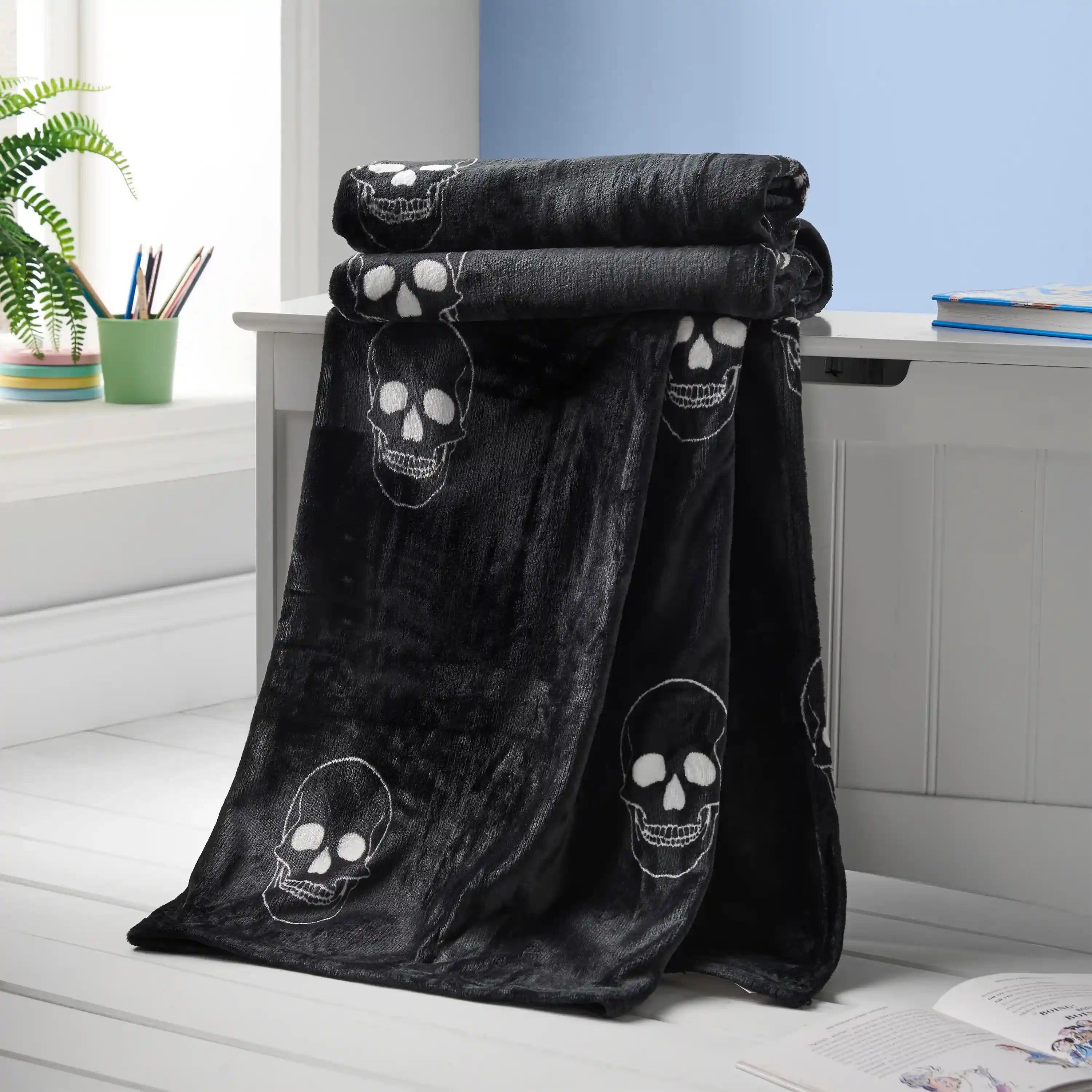 Skulls Blanket Throw - Grey – Williamsons Factory Shop