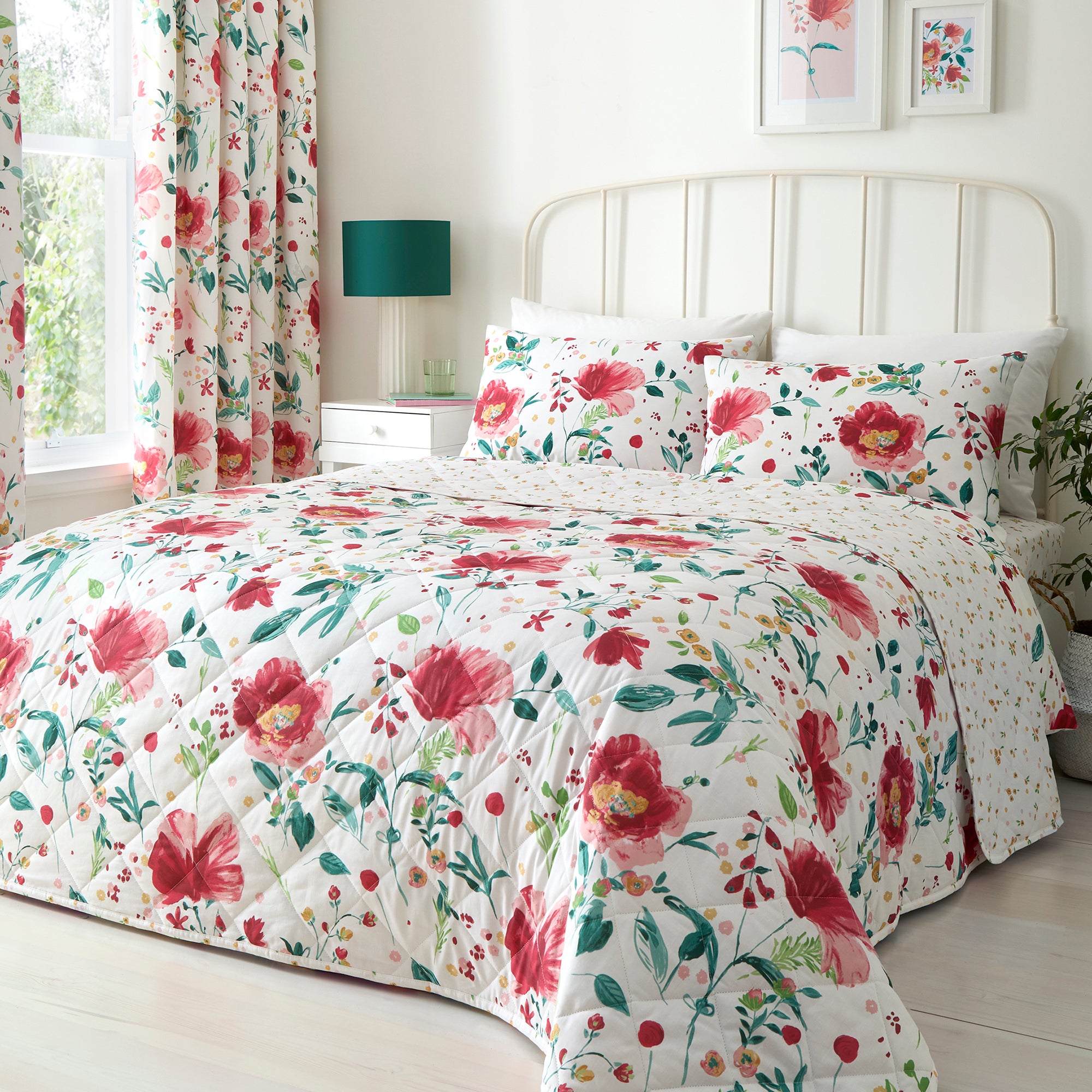 Dreams & Drapes Abstract Poppy Bedspread - Red – Williamsons Factory Shop